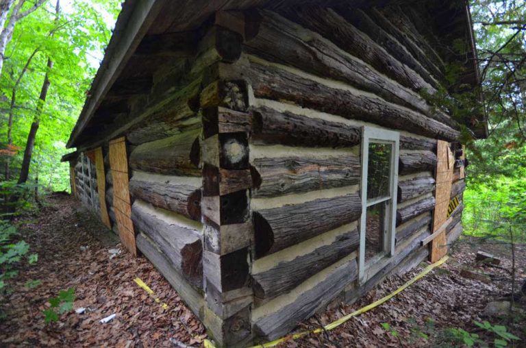 Al Capone hideout cabin in Quadeville Ontario