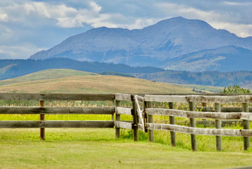 Lipstick And True Grit At Bar U Ranch